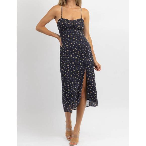 Dress Forum | Dresses | New Dress Forum Mikah Floral Midi Dress In ...